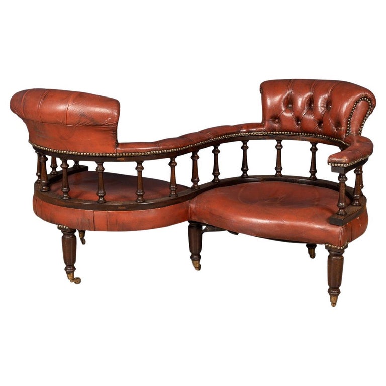 20th Century English Leather "Conversation Seat" For Sale at 1stDibs