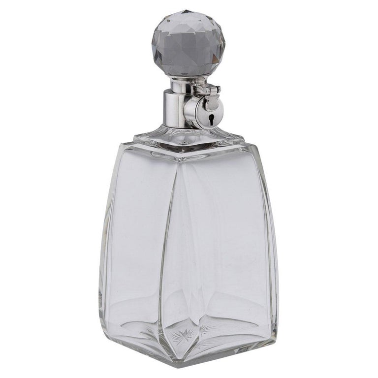 Carafe spirit anglaise du 20me sicle en argent massif et verre, Mappin ...
