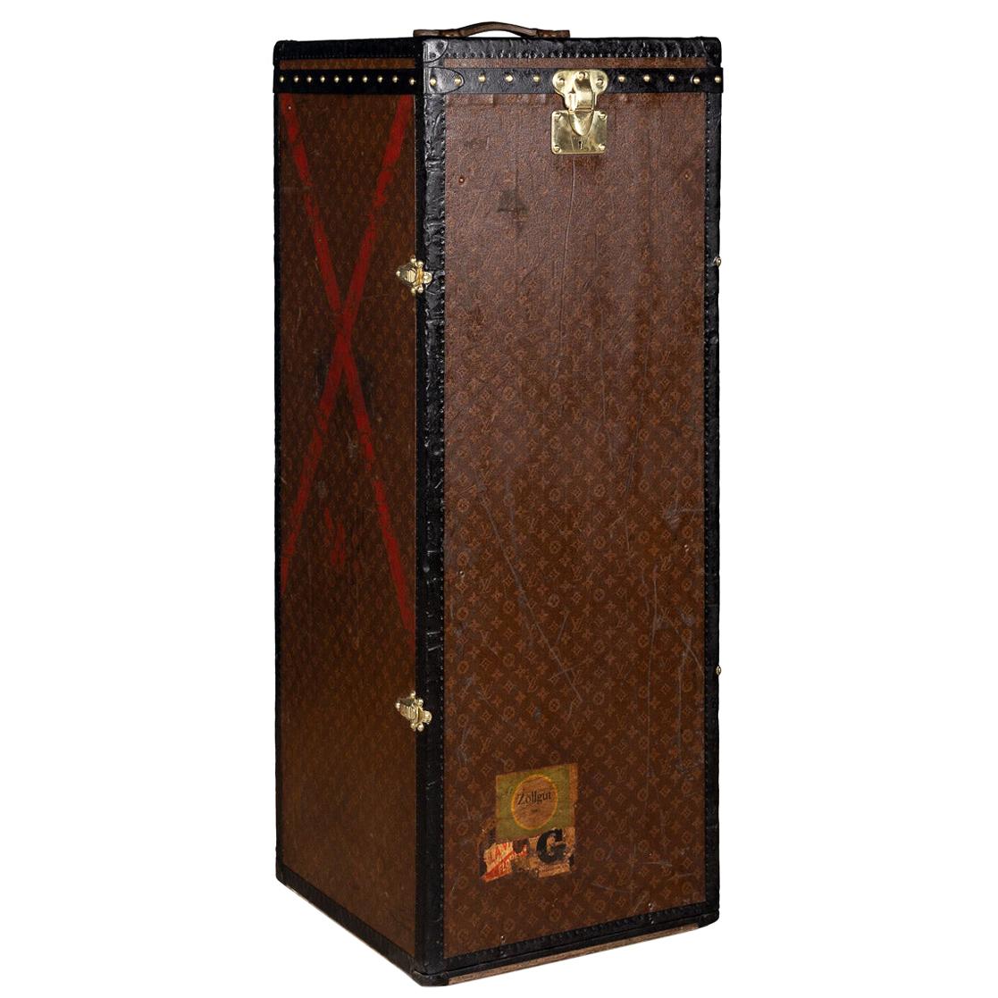 20th Century Extremely Rare Louis Vuitton "Male Penderie" Trunk, circa ...