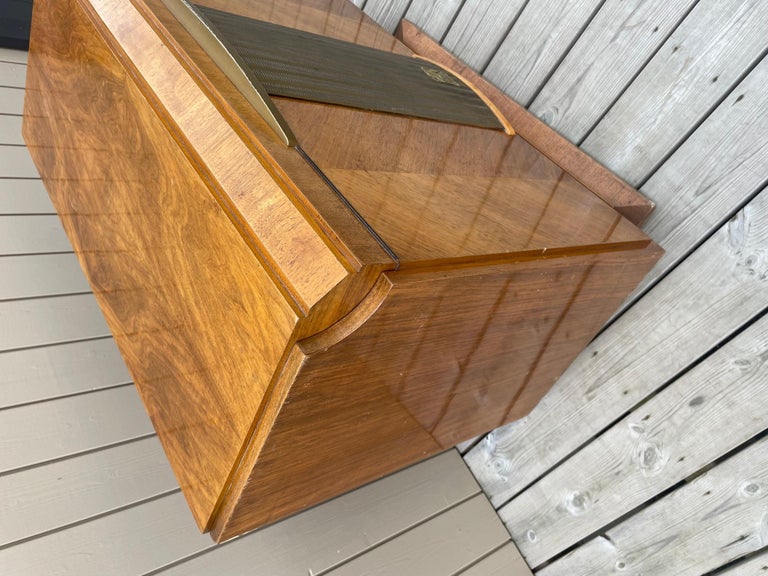 20th Century French "His Master's Voice" Audio Turntable, 1960s at 1stDibs