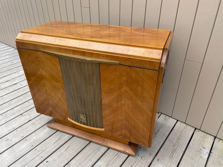 20th Century French "His Master's Voice" Audio Turntable, 1960s at 1stDibs