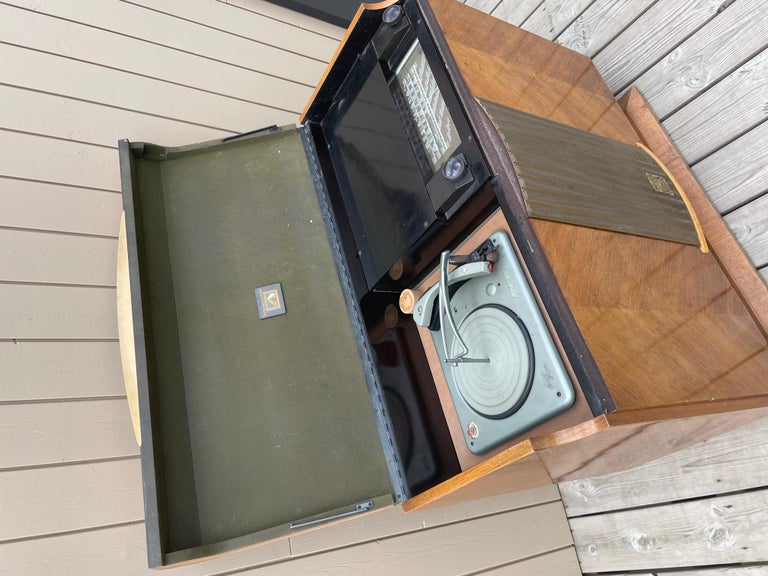 20th Century French "His Master's Voice" Audio Turntable, 1960s at 1stDibs