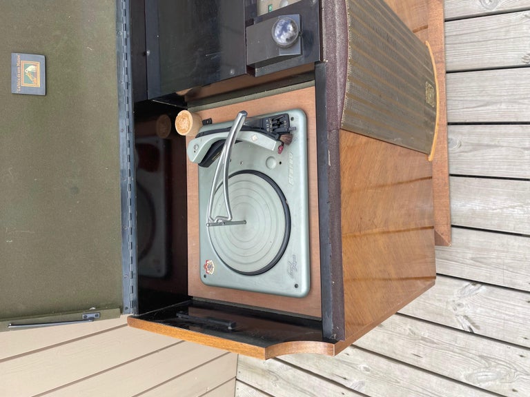 20th Century French "His Master's Voice" Audio Turntable, 1960s at 1stDibs