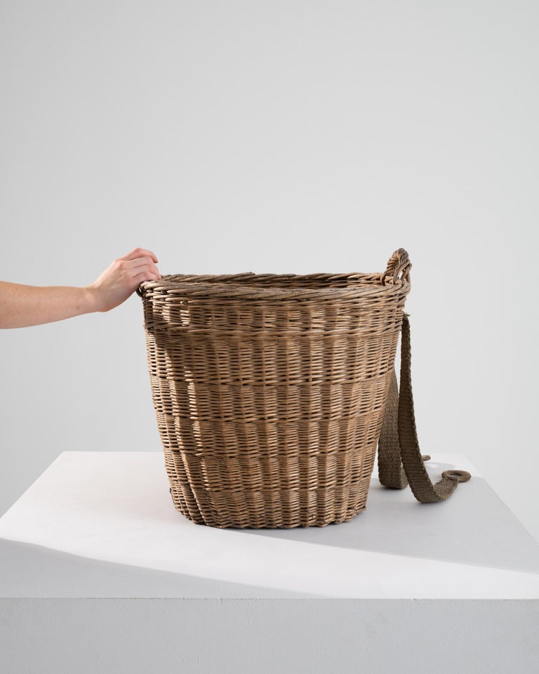 20th Century French Wicker Basket For Sale at 1stDibs