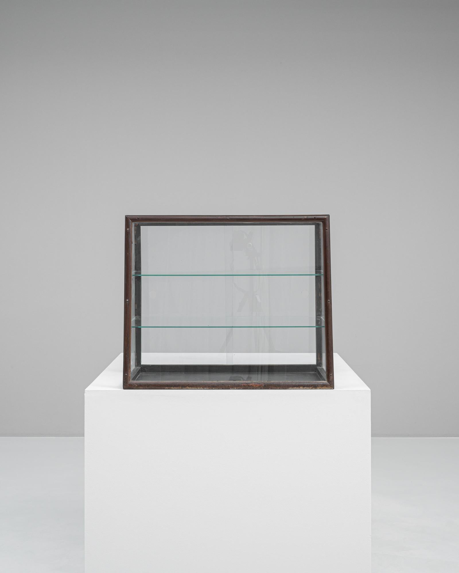 20th Century French Wooden Shop Counter For Sale at 1stDibs