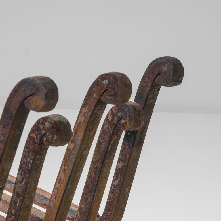20th Century French Wrought Iron Grate For Sale at 1stDibs