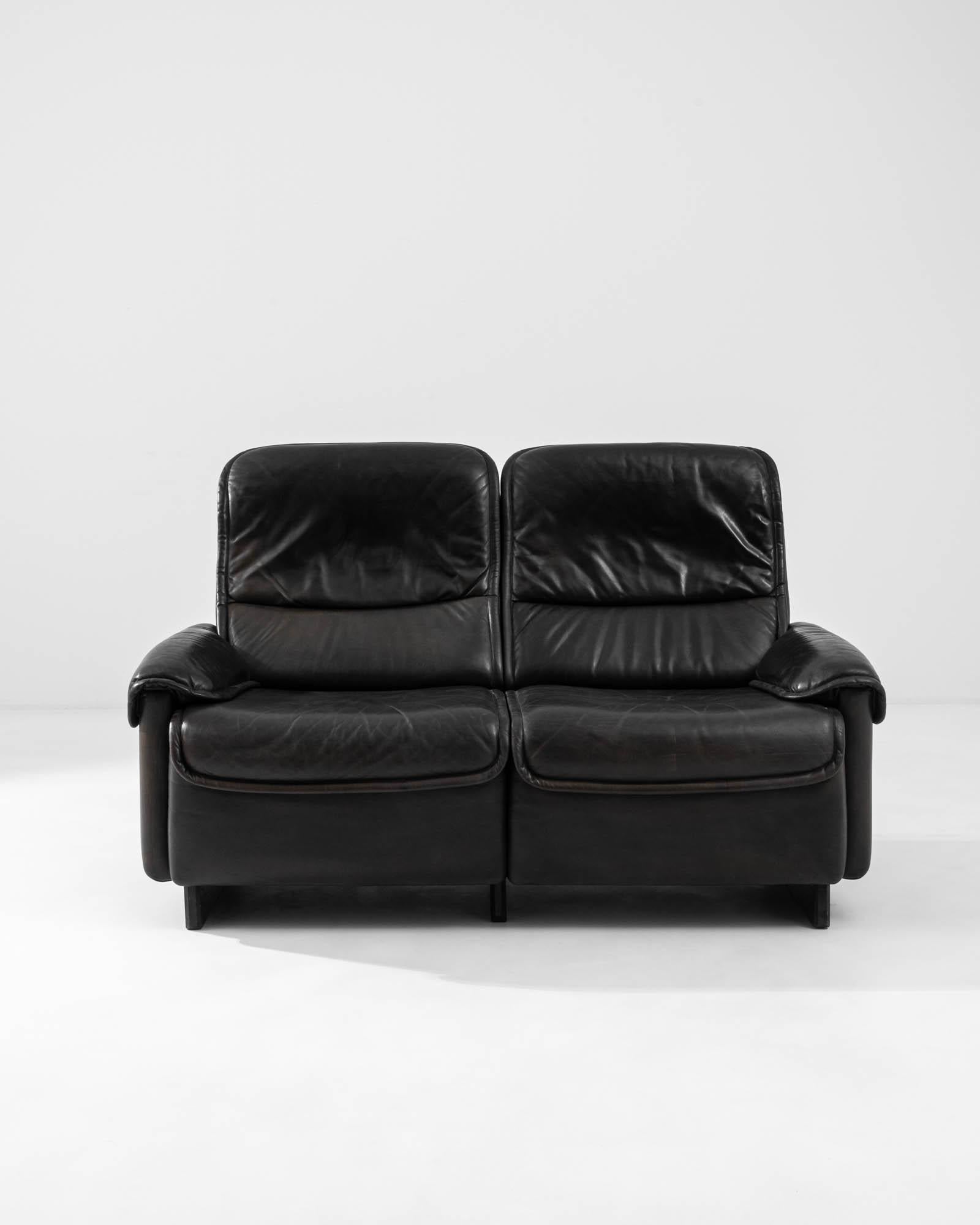 20th Century German Leather Sofa at 1stDibs