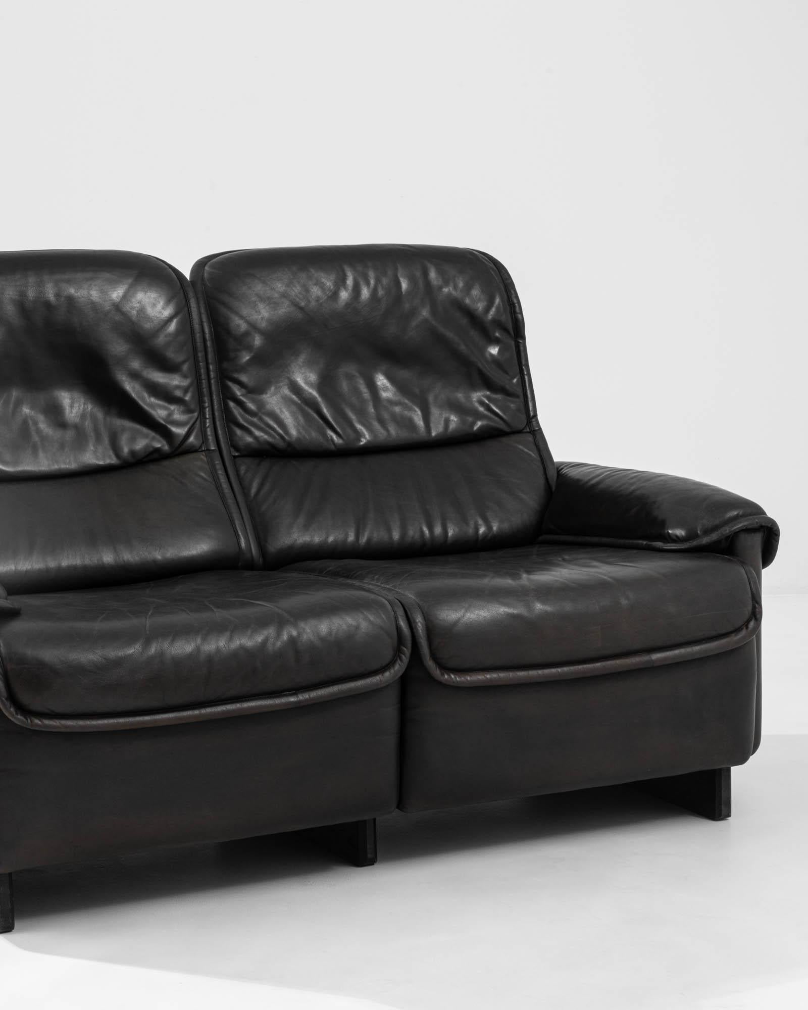 20th Century German Leather Sofa at 1stDibs