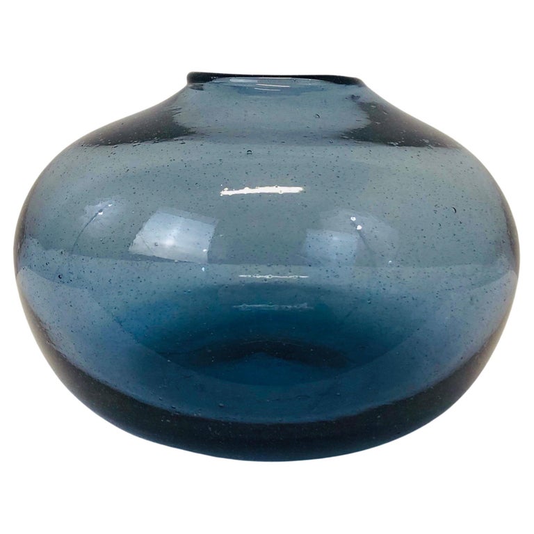 20th Century Glass Design by Claude Morin Modern Vase For Sale at 1stDibs