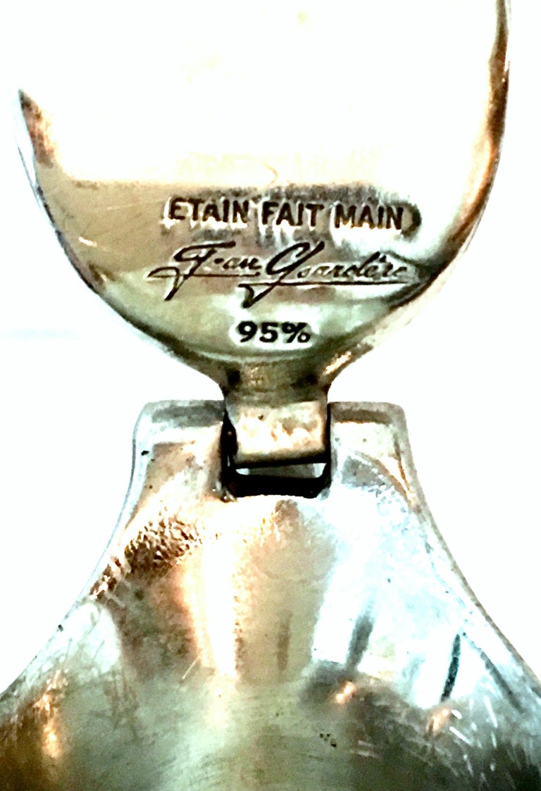 Carafe en verre soufflé à la bouche et en étain du 20e siècle par Jean ...