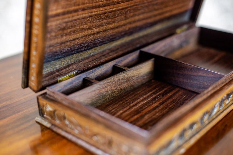 20th Century Indonesian Carved Coffret For Sale at 1stDibs