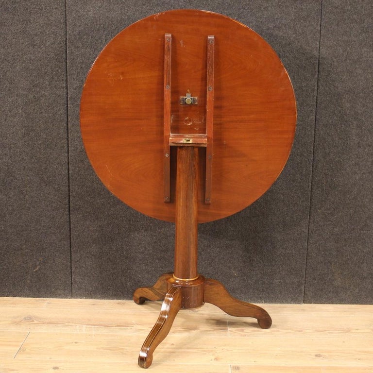20th Century Inlaid Wood English Round Side Table, 1920 For Sale at 1stDibs
