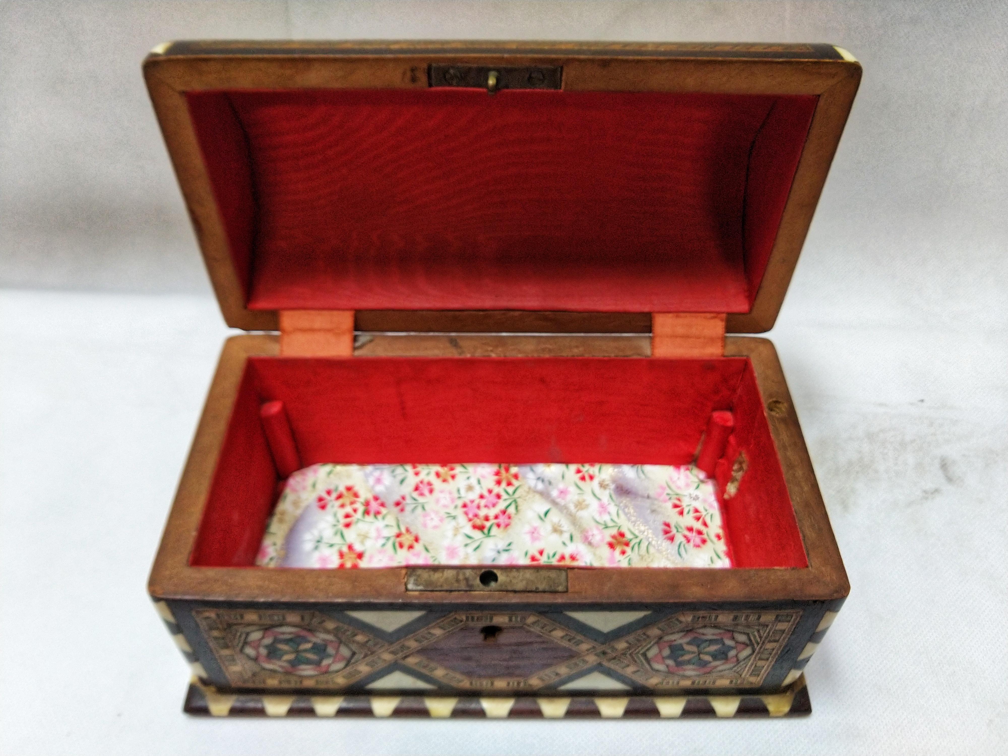 20th Century Islamic Fruity Wood and Bone Inlaid Jewelry Box For Sale ...