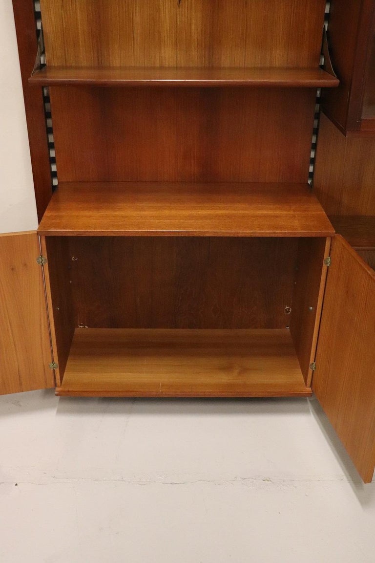 20th Century Italian Design Modular Bookcase in Teak 1960s by Raffaella ...