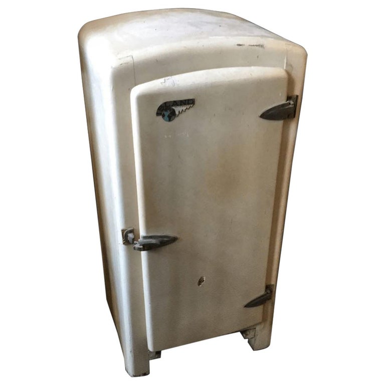 20th Century Italian Icebox, 1920s For Sale at 1stDibs
