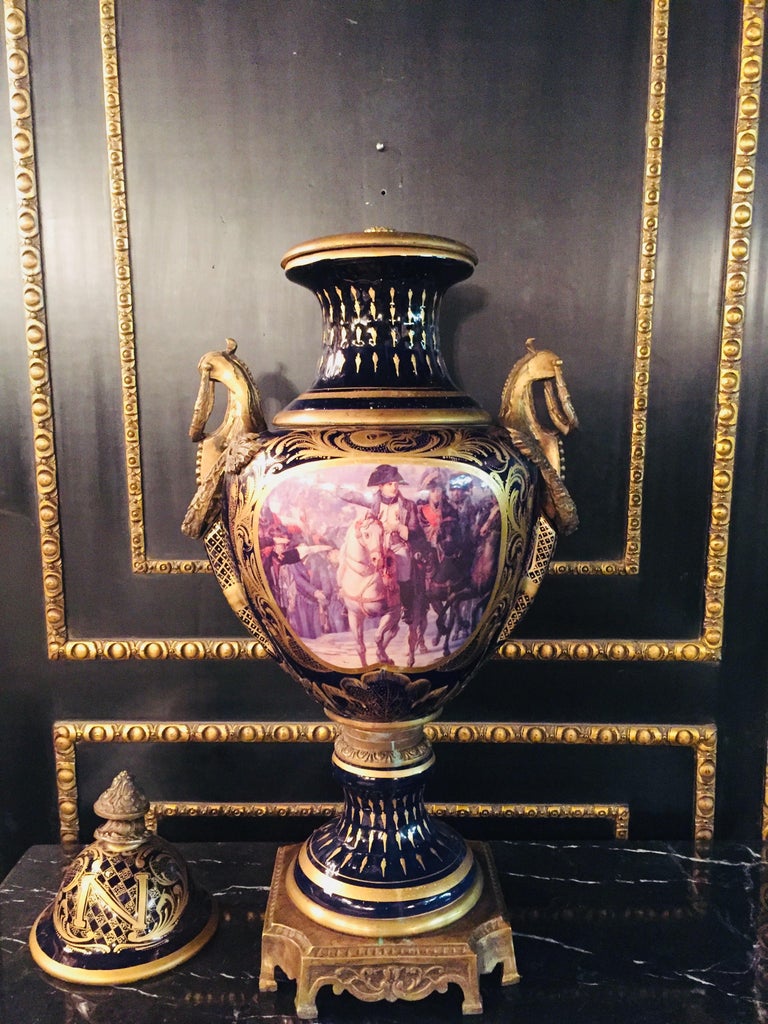 20th Century Napoleon Bonaparte Sèvre Pompe Lidded Vase For Sale at 1stDibs