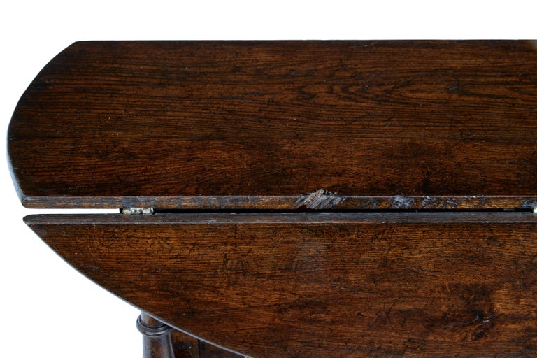 20th Century Oak Georgian Style Oak Gate Leg Table For Sale at 1stDibs