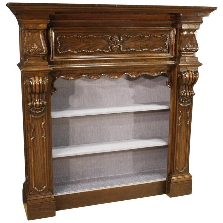 Bibliothèque en bois de chêne de style baroque français du XXe siècle ...