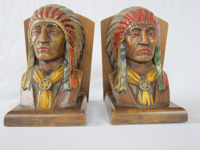 20th Century Pair of Native American Nutwood Bookends For Sale at 1stDibs