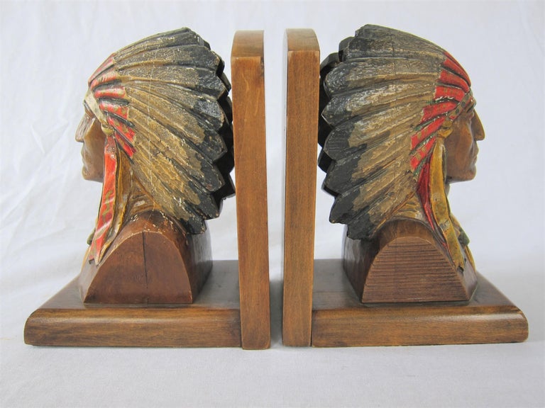 20th Century Pair of Native American Nutwood Bookends For Sale at 1stDibs