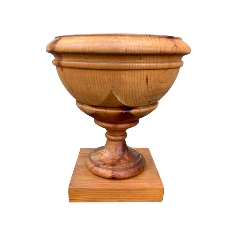 20th Century Pine Urn For Sale at 1stDibs