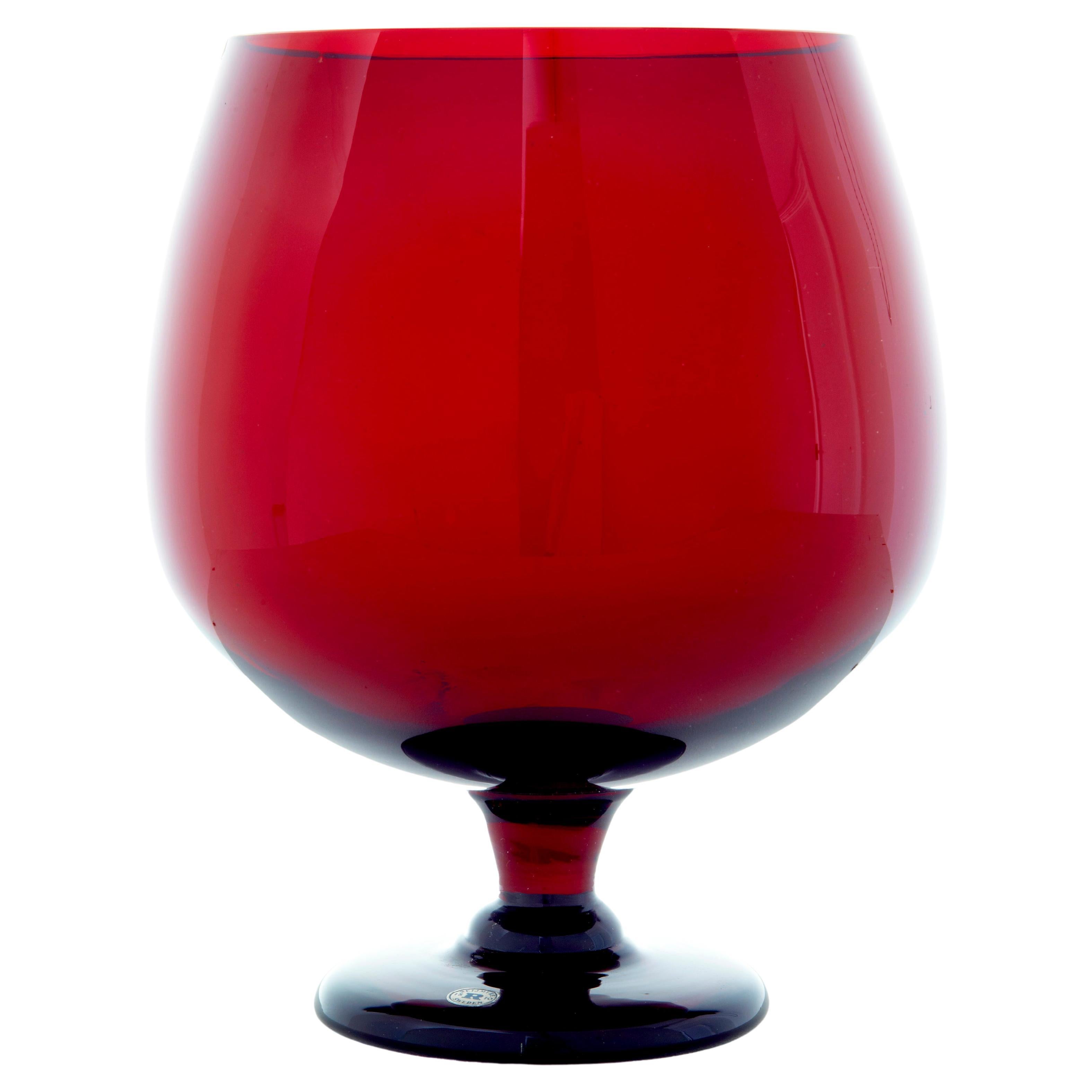20th century red art glass vase by Monica Bratt For Sale at 1stDibs