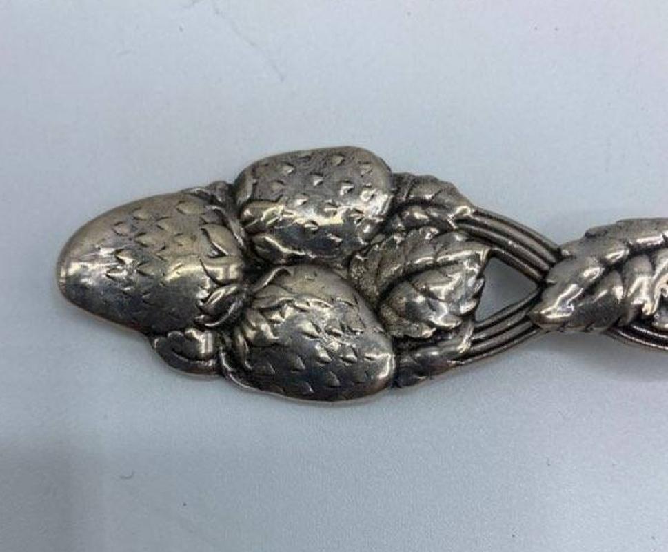 20th Century Sterling Silver Tiffany and Co Strawberry Vine Pie Server ...