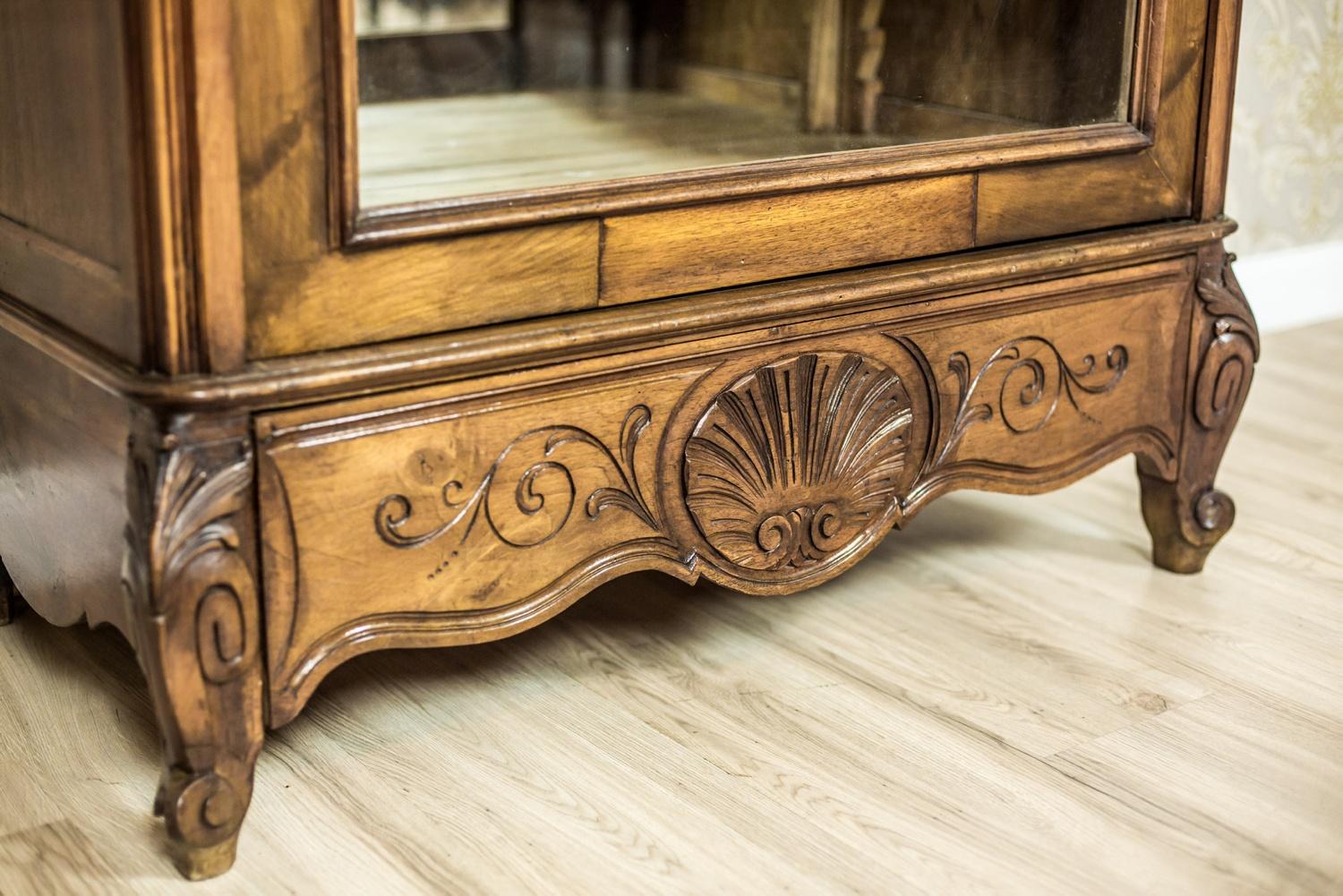 20th-Century Walnut Neo-Rococo Showcase at 1stDibs