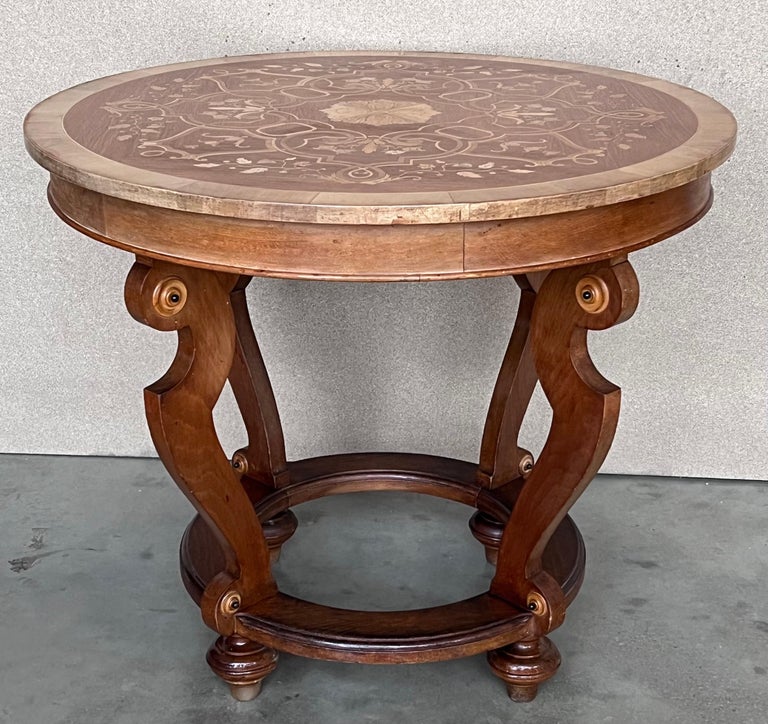 20th French Marquetry Round Center Table with Four Cabriole Legs '2 ...