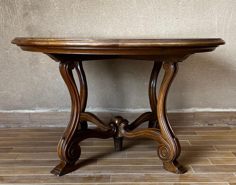 20th Spanish Round Coffee Table with Four Carved Legs and Stretcher For ...