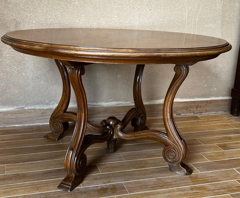 20th Spanish Round Coffee Table with Four Carved Legs and Stretcher For ...