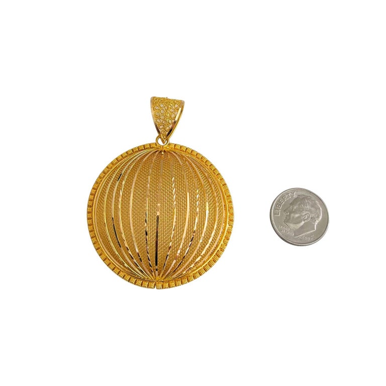 21 Karat Yellow Gold Large Diamond Cut Mesh Dome Pendant For Sale at ...