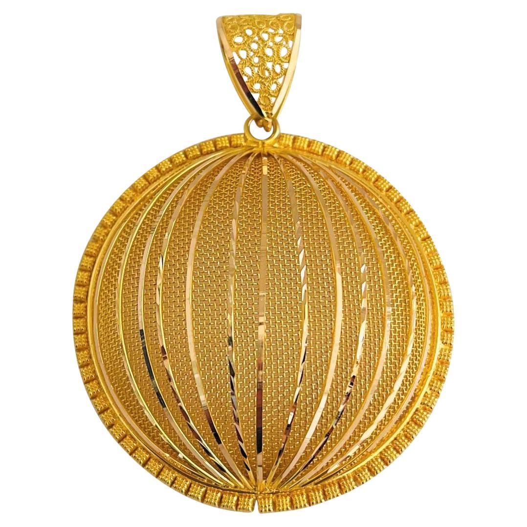 21 Karat Yellow Gold Large Diamond Cut Mesh Dome Pendant For Sale at ...