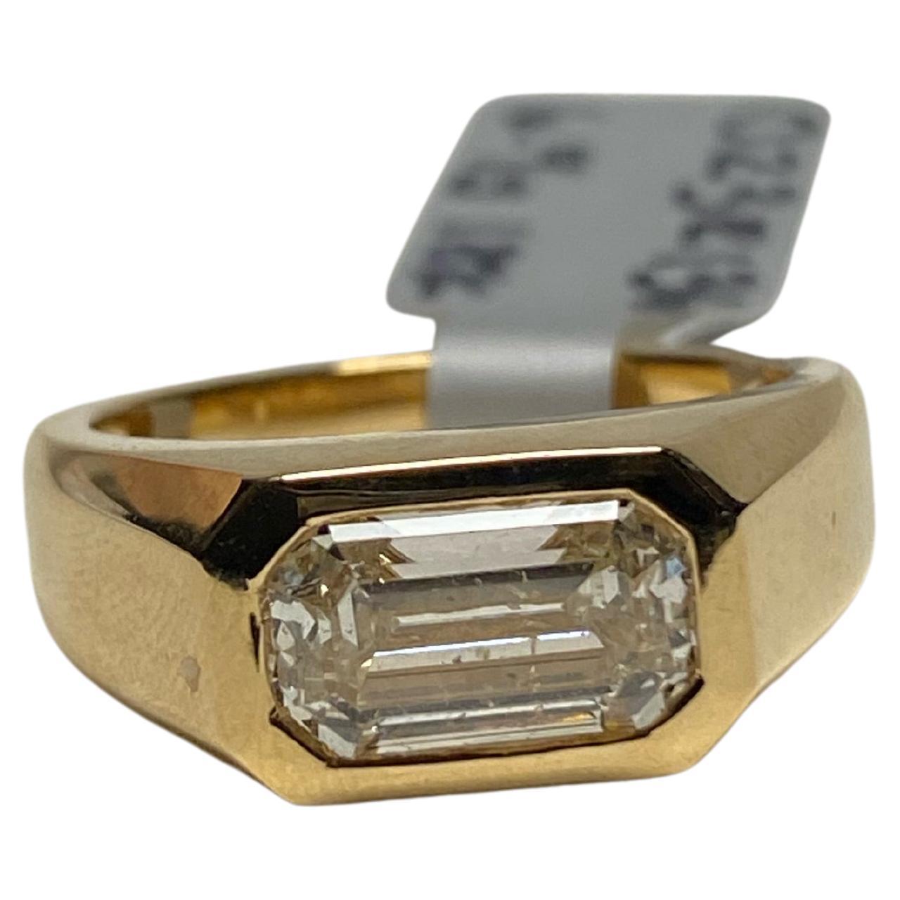 Contemporary Step Cut Emerald Diamond Ring 9.68 Carat For Sale at 1stDibs