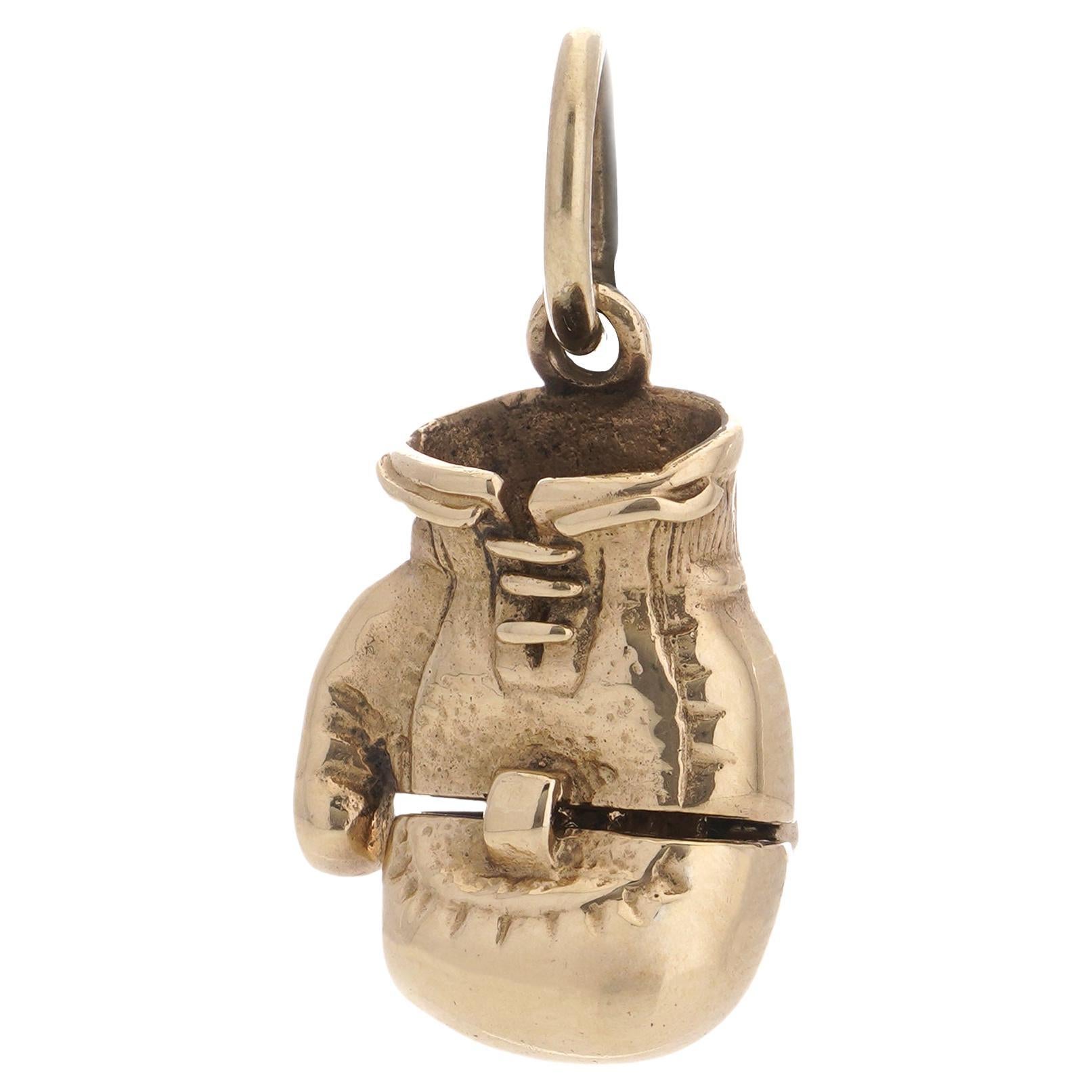 21st century 9kt. yellow gold boxing glove pendant For Sale at 1stDibs