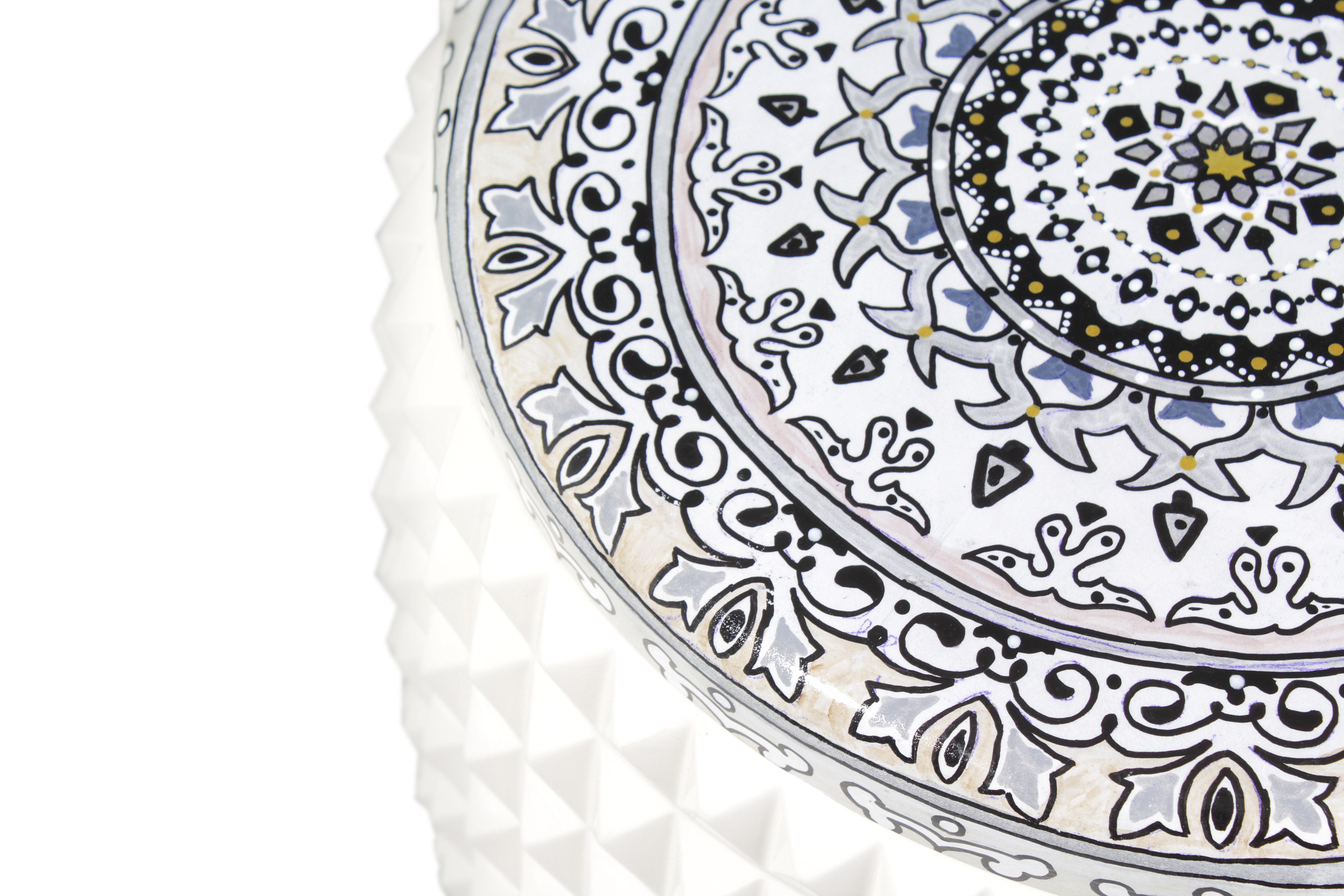 21st Century Ako Side Table Lacquered Wood Polished Brass For Sale at ...