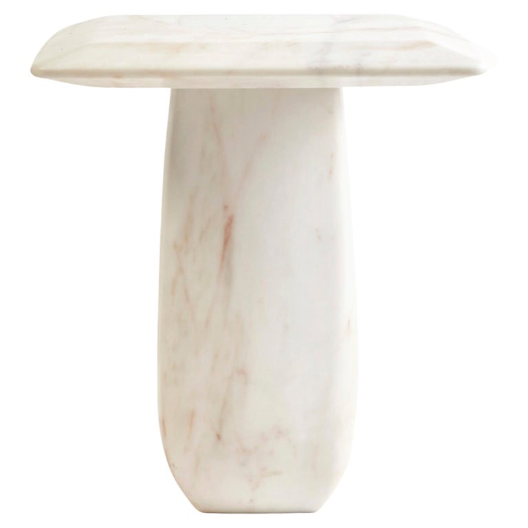 Table d'appoint Bossa du 21e siècle en marbre Estremoz En vente sur 1stDibs