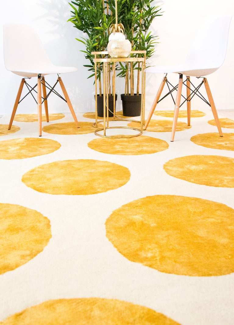 ModernHandtufted Wool and Silk Rug made in Spain Mustard and White ...