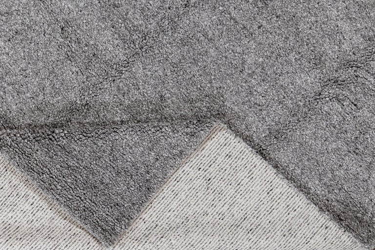 21st Century Handwoven Texture Wool Rug For Sale at 1stDibs