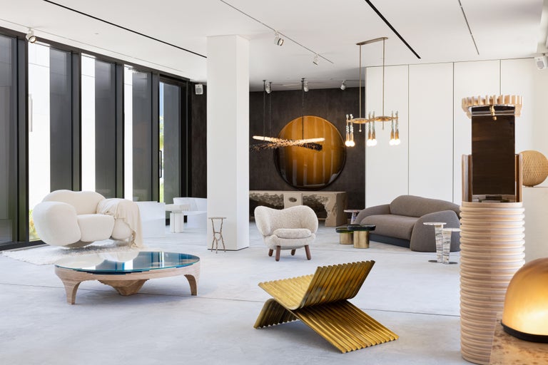 Modern Round Coffee Table in Birch Wood and Glass For Sale at 1stDibs