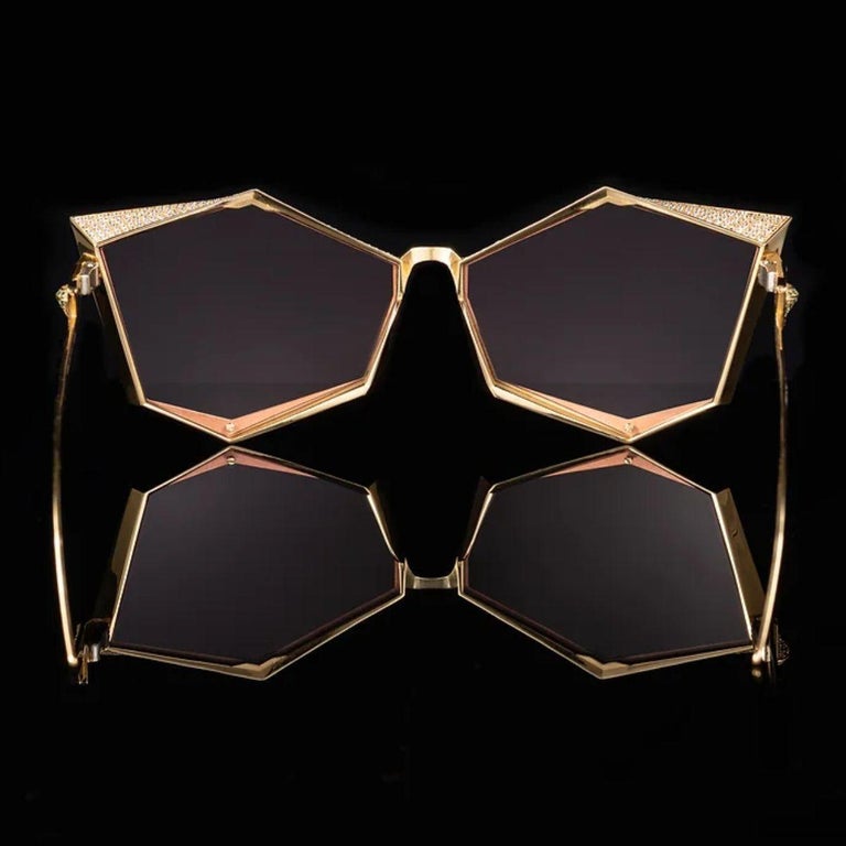 22ct White Diamonds and Emeralds Pavè Italian Sunglasses in 18k Yellow ...