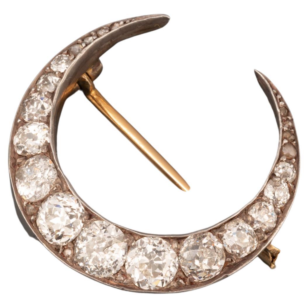 3.50 Carats Diamonds Antique Crescent For Sale at 1stDibs
