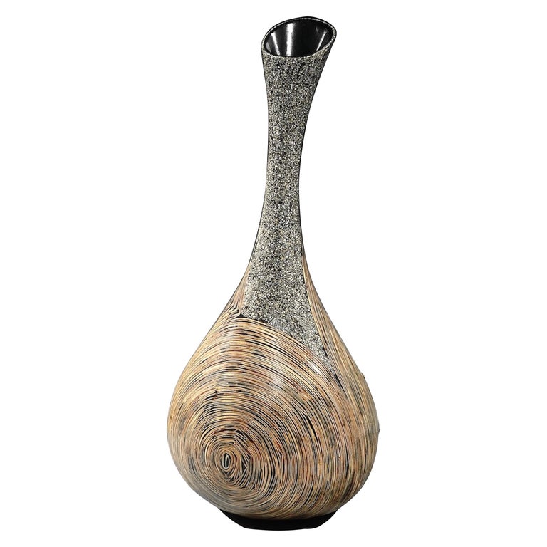 Lusia Robinson – Vase Infinity aus Fiberglas von Lusia Robinson ...