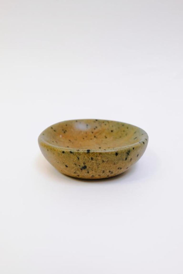 Elizabeth Lenny - Catch-all 02 - contemporary sculpture, hand carved ...