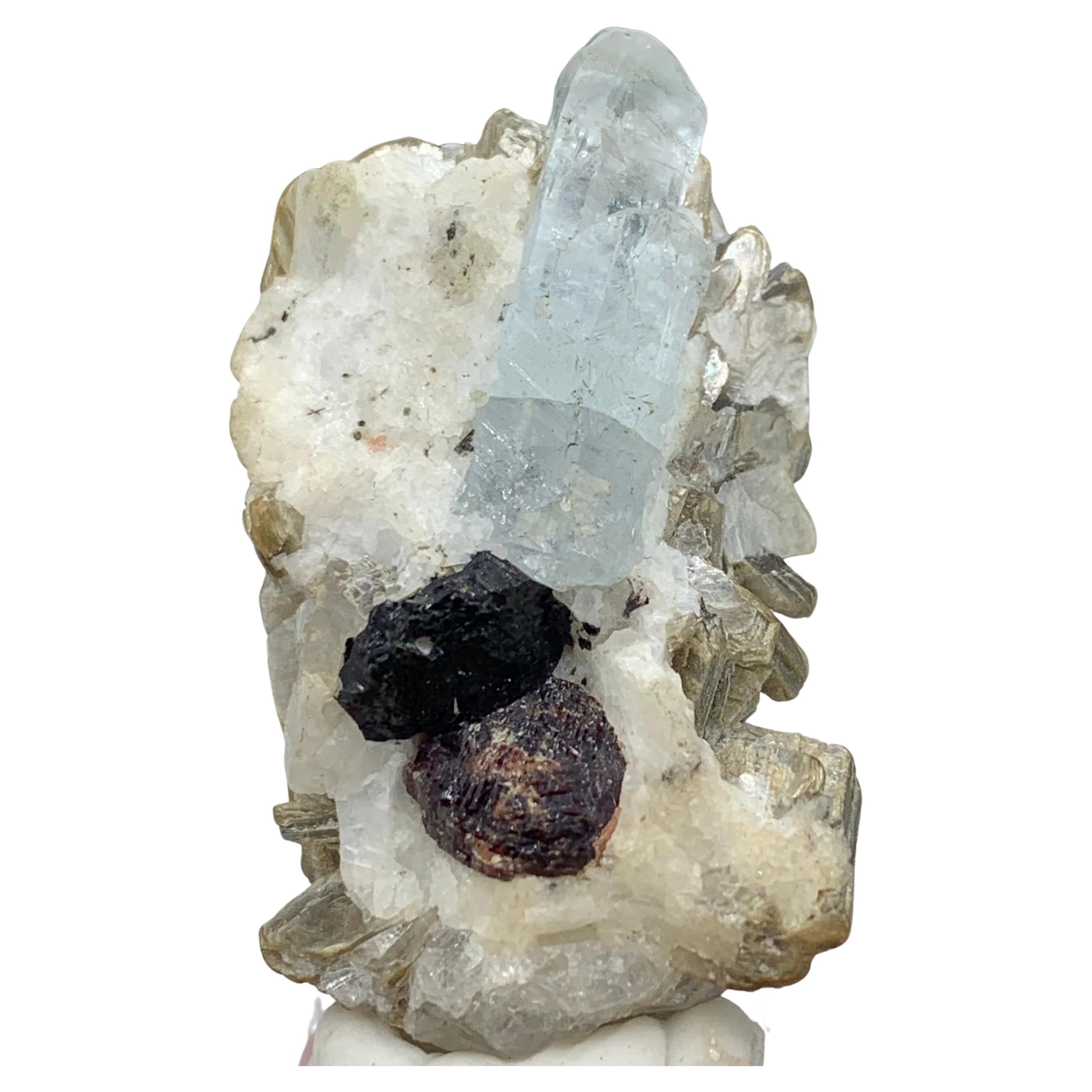 Exquisite Aquamarine with Muscovite and Quartz Crystal For Sale at 1stDibs