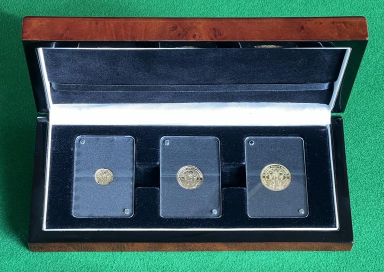 22ct Gold Queen Elizabeth ii 2015 Longest Reigning Monarch 3 Piece ...