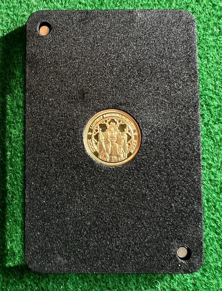22ct Gold Queen Elizabeth ii 2015 Longest Reigning Monarch 3 Piece ...