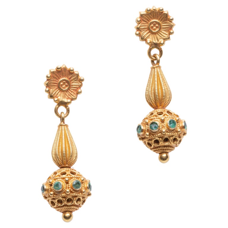 22k Gold and Emerald Drop Earrings For Sale at 1stDibs