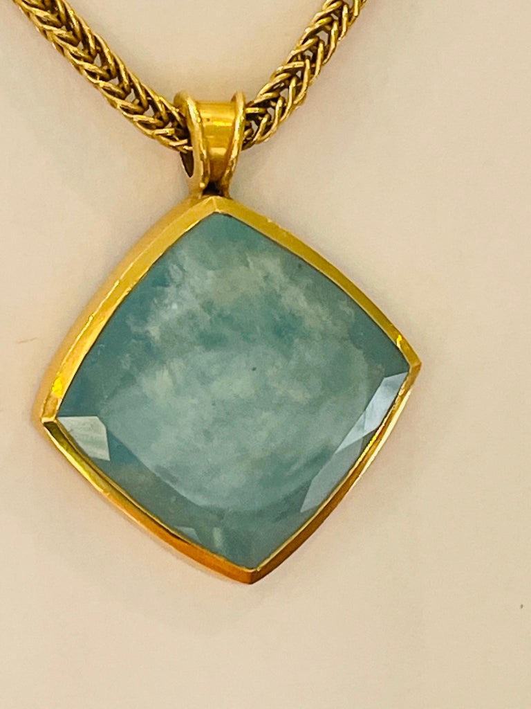 22k Gold Aqua Pendant Necklace For Sale at 1stDibs