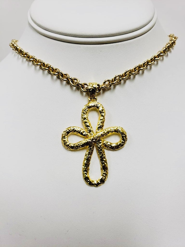 22k Gold Infinity Cross Pendant Necklace For Sale at 1stDibs